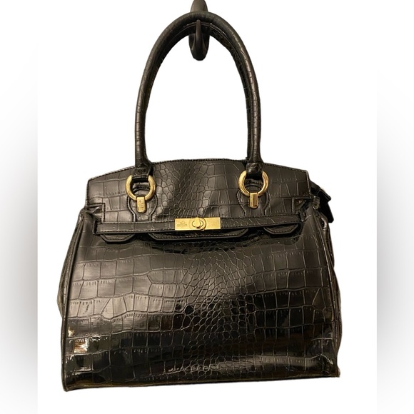 Carpisa | Bags | Carpisa Black Vegan Patent Leather Handbag With Gold ...